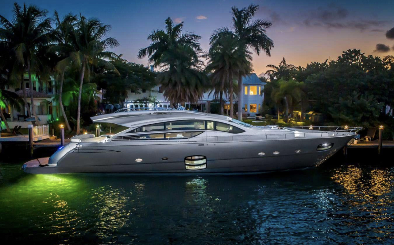 82ft Pershing “Milagros” Luxury Yacht Charter Miami Beach 💎